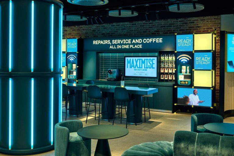 EE Opens First East Midlands Experience Store In Nottingham - 365 ...